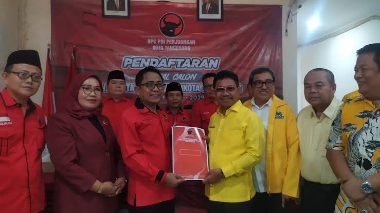 Sachrudin Ambil Formulir Cawalkot di PDI Perjuangan - Info Massa Sachrudin Ambil Formulir Cawalkot di PDI Perjuangan - Info Massa